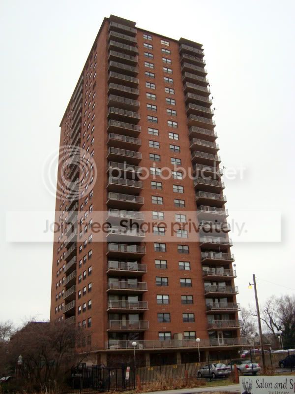 The stately residential high-rises and mid-rises of St. Louis' Central ...