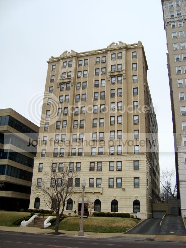 The stately residential high-rises and mid-rises of St. Louis' Central ...